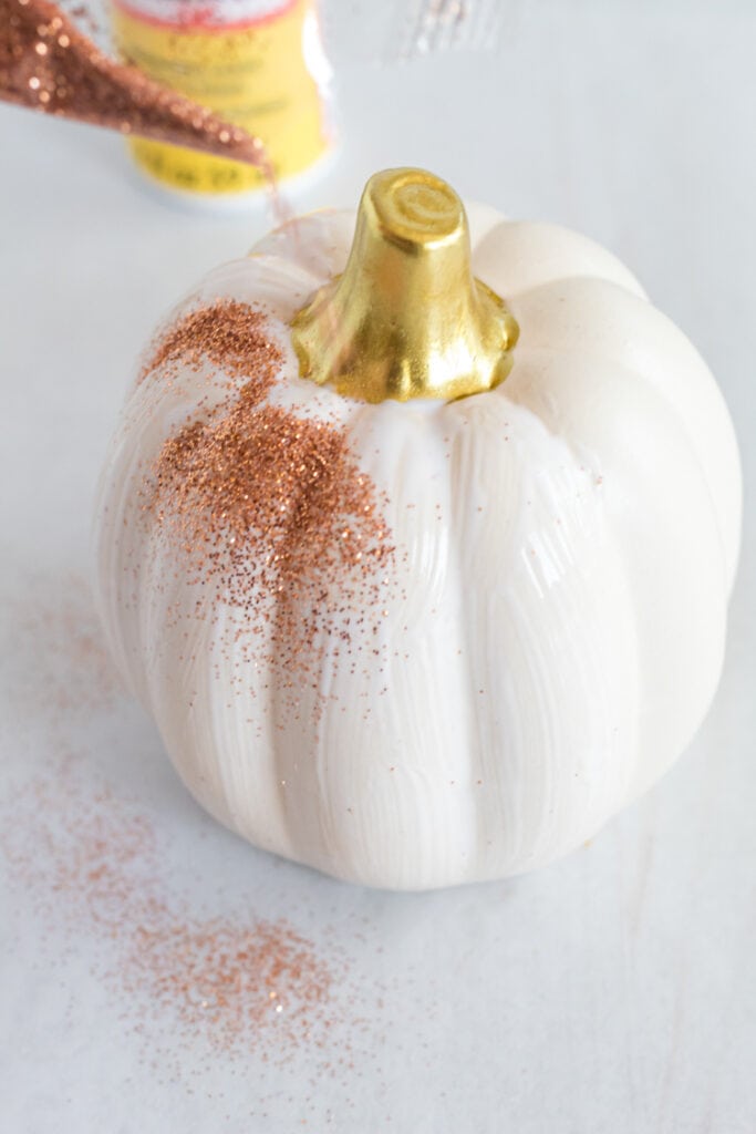 DIY Glitter Pumpkins - an easy diy project perfect for fall