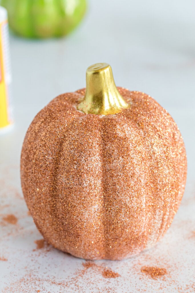 DIY Glitter Pumpkins - an easy diy project perfect for fall