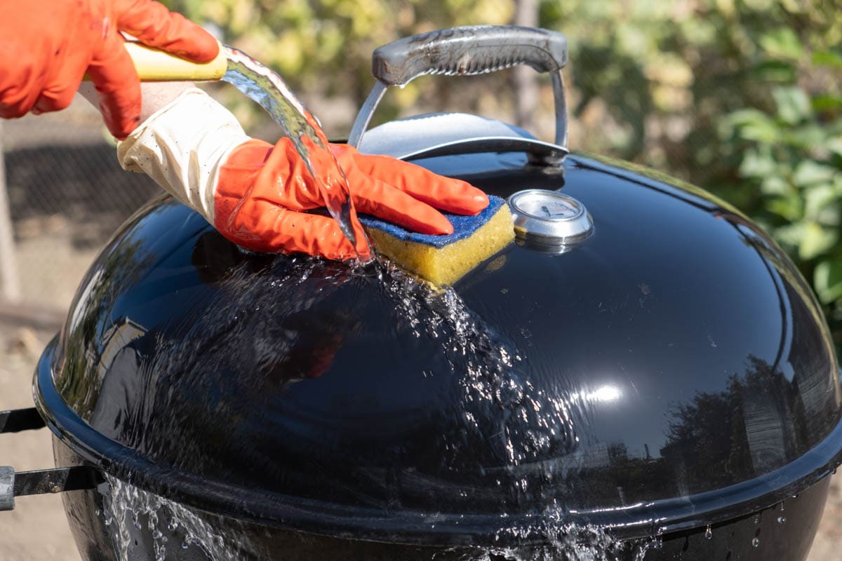 How To Clean a Grill: Expert Tips for Spotless Results - Run To Radiance