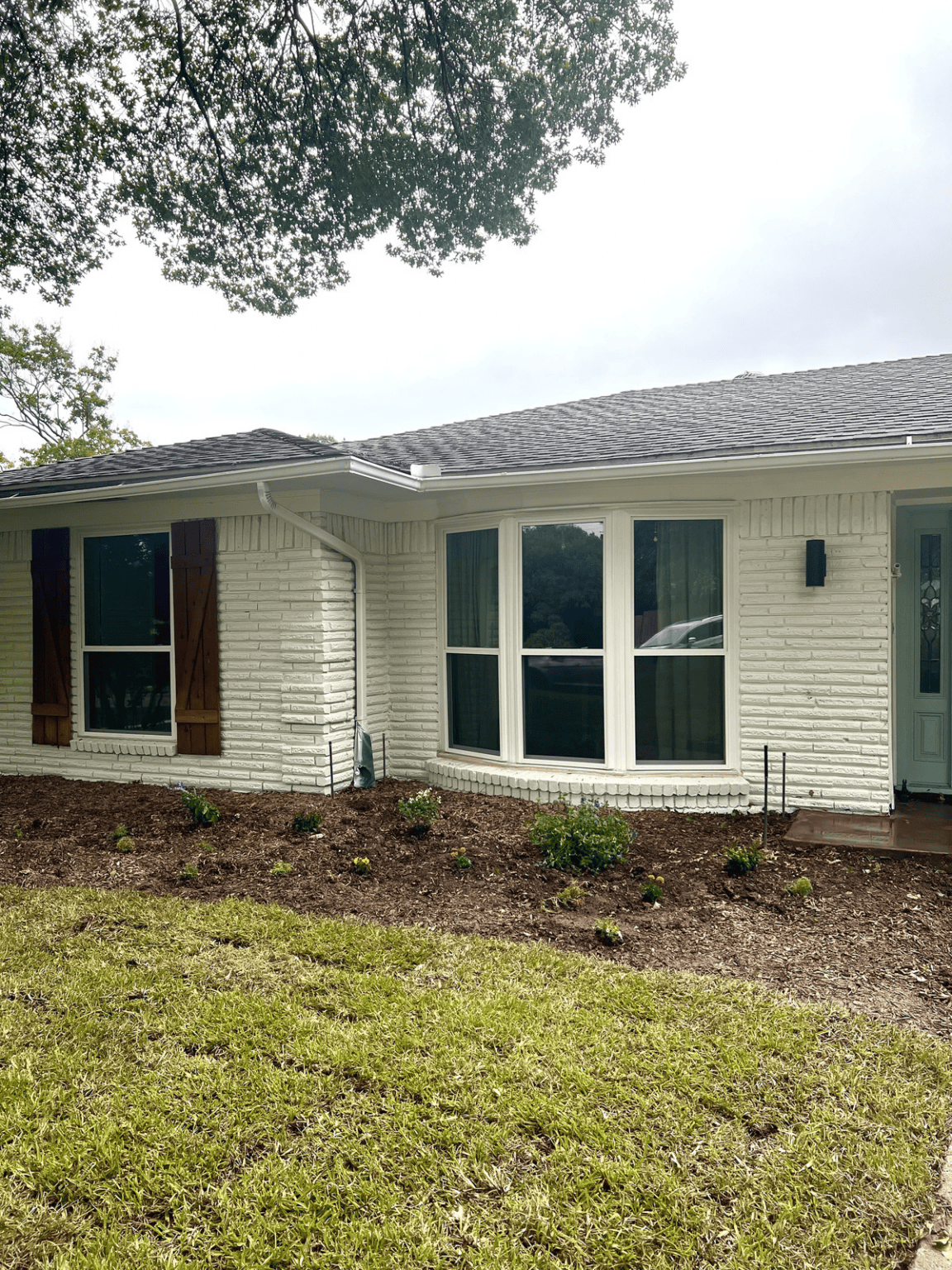 21 Exterior Window Trim Ideas for Serious Curb Appeal - Run To Radiance