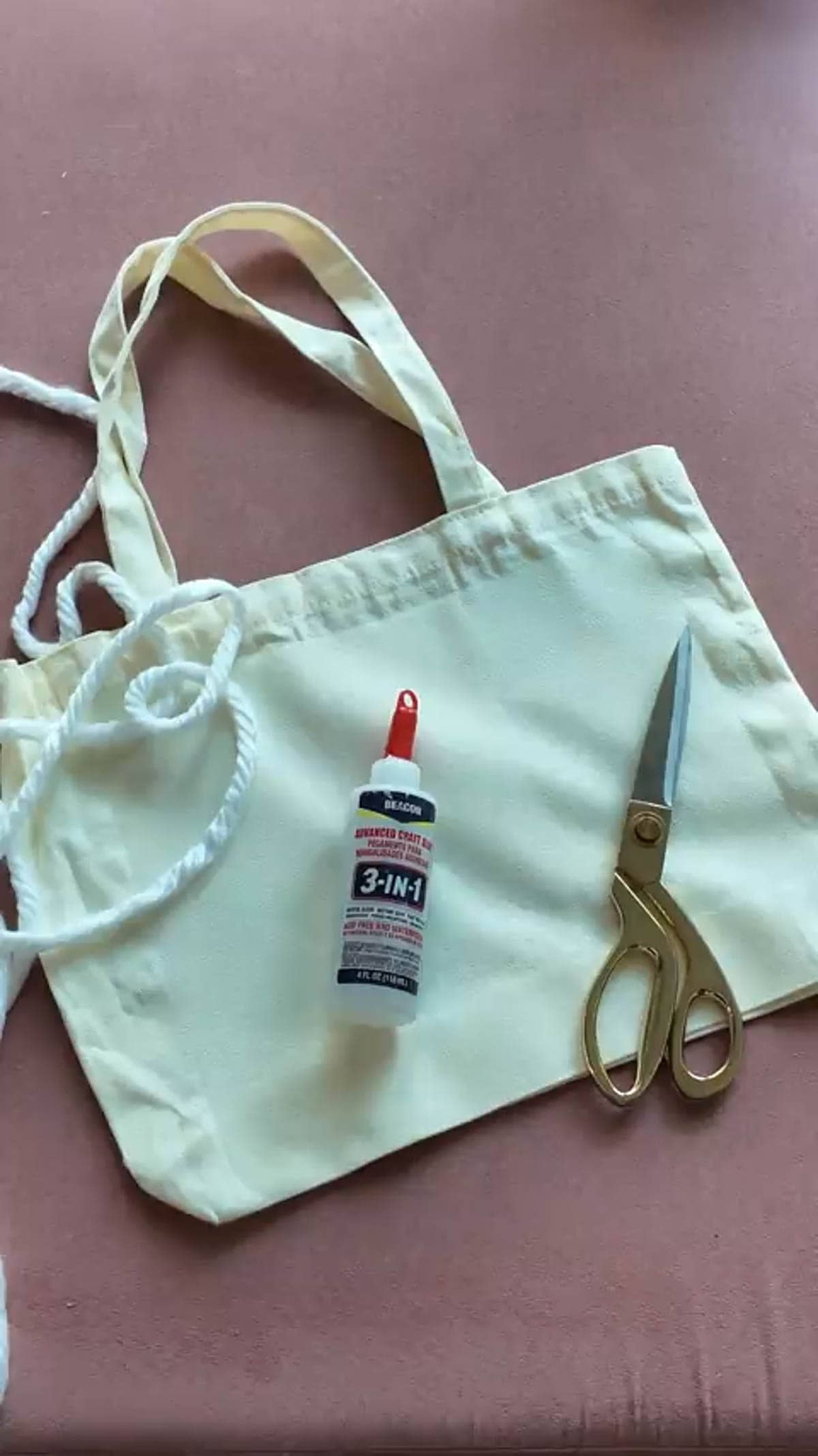 DIY Ghost Tote Bag (Simple + Cute Halloween Craft!) - Run To Radiance