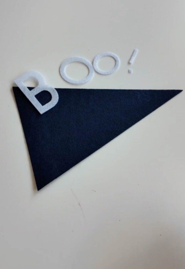 DIY Halloween Pennant (Easy Cricut Craft!)